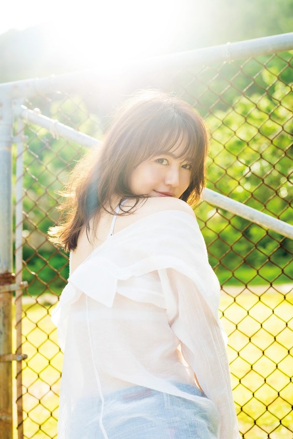 磯山さやか、セクシーなボディスーツで魅力の美ヒップ披露 6年ぶり写真集が重版決定＜and More＞ Newscafe