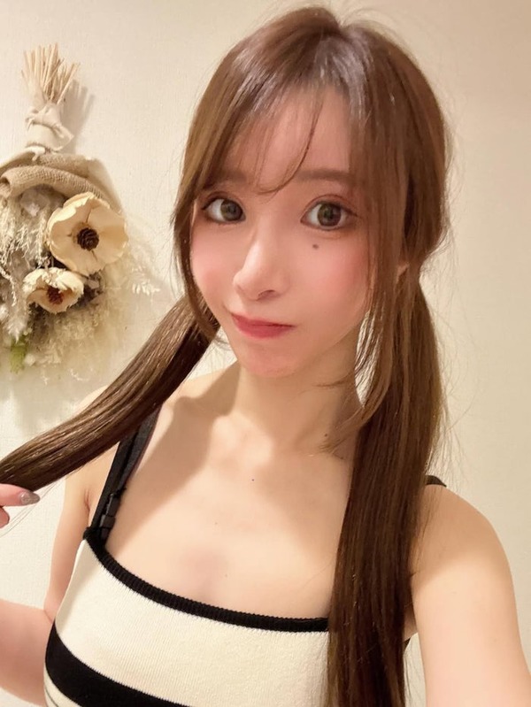 「BreakingDown」注目美女・海里、競輪場での大胆肌見せルック披露「バンク内は40度あったみたい」 | NewsCafe