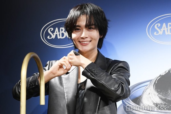 なにわ男子・大西流星、全身ブラックコーデで登場「胸元開きめ」24歳の“大人の魅力”披露 | NewsCafe