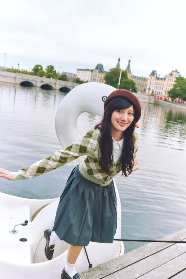 日向坂46河田陽菜、ベレー帽＆アーガイルカーディガンでプレッピーコーデ披露 2nd写真集先行カット12弾公開【テイクオフ】 | NewsCafe